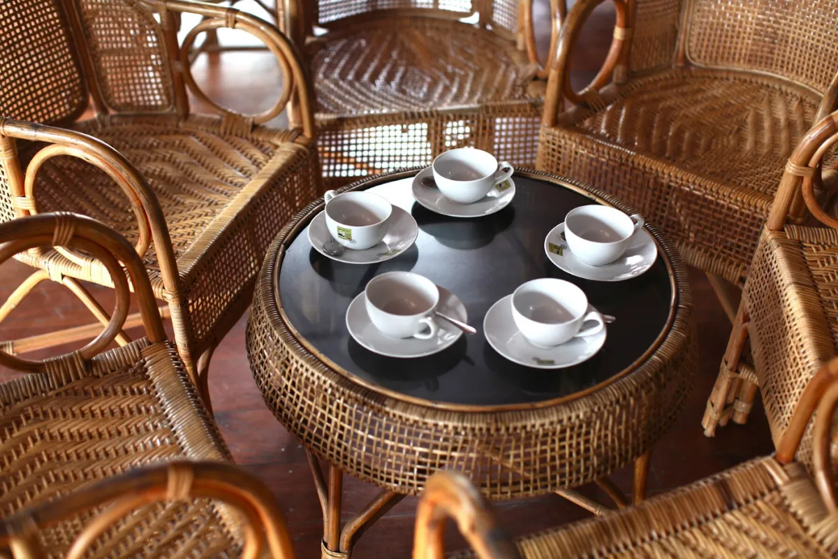 8 Desain Cafe Ruko Unik untuk Bisnis yang Menarik